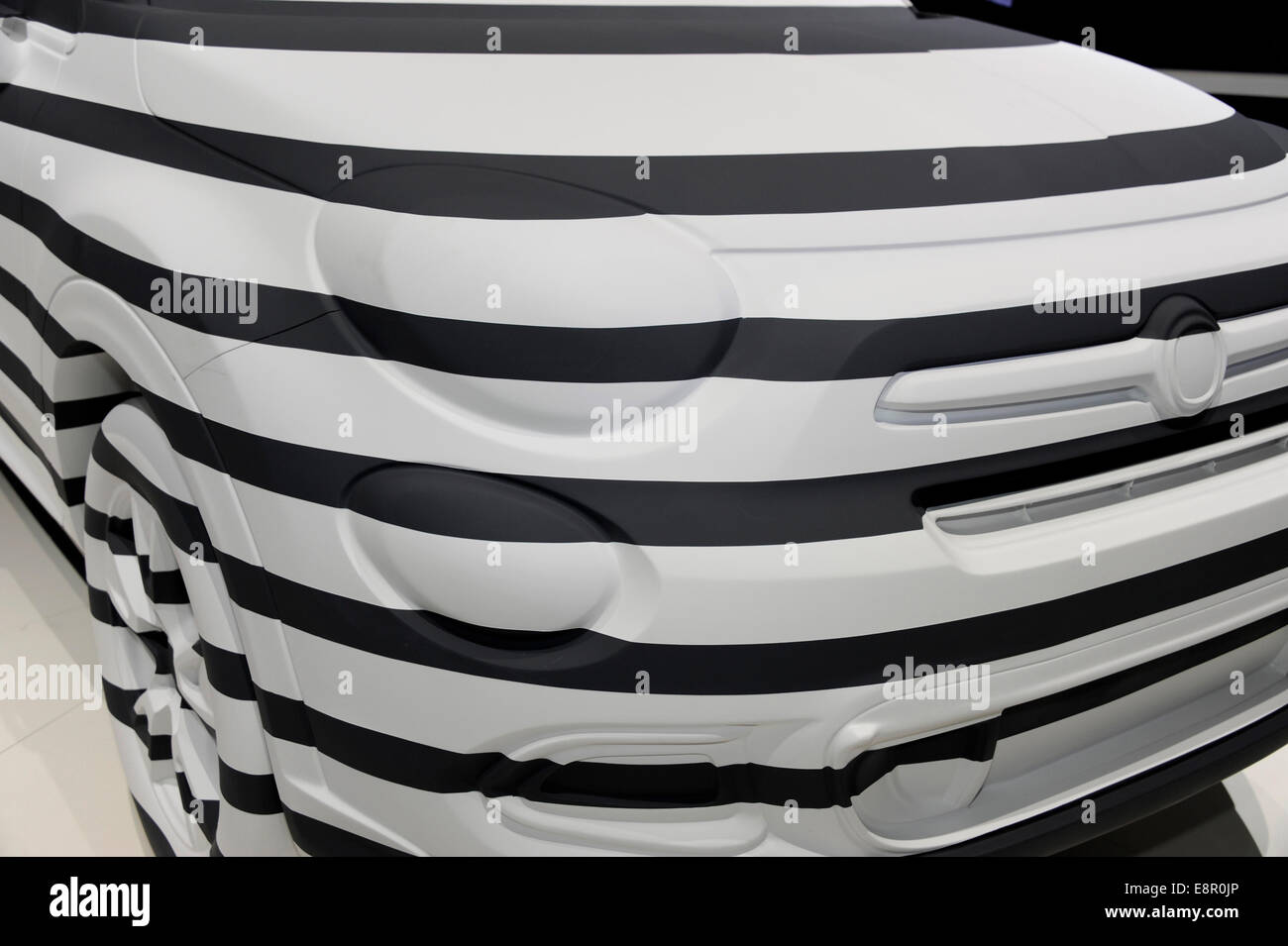 Black fiat 500x hi-res stock photography and images - Alamy