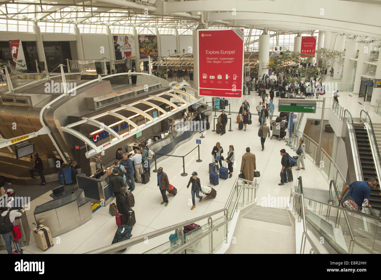 Ticket Counters High Resolution Stock Photography and Images - Alamy