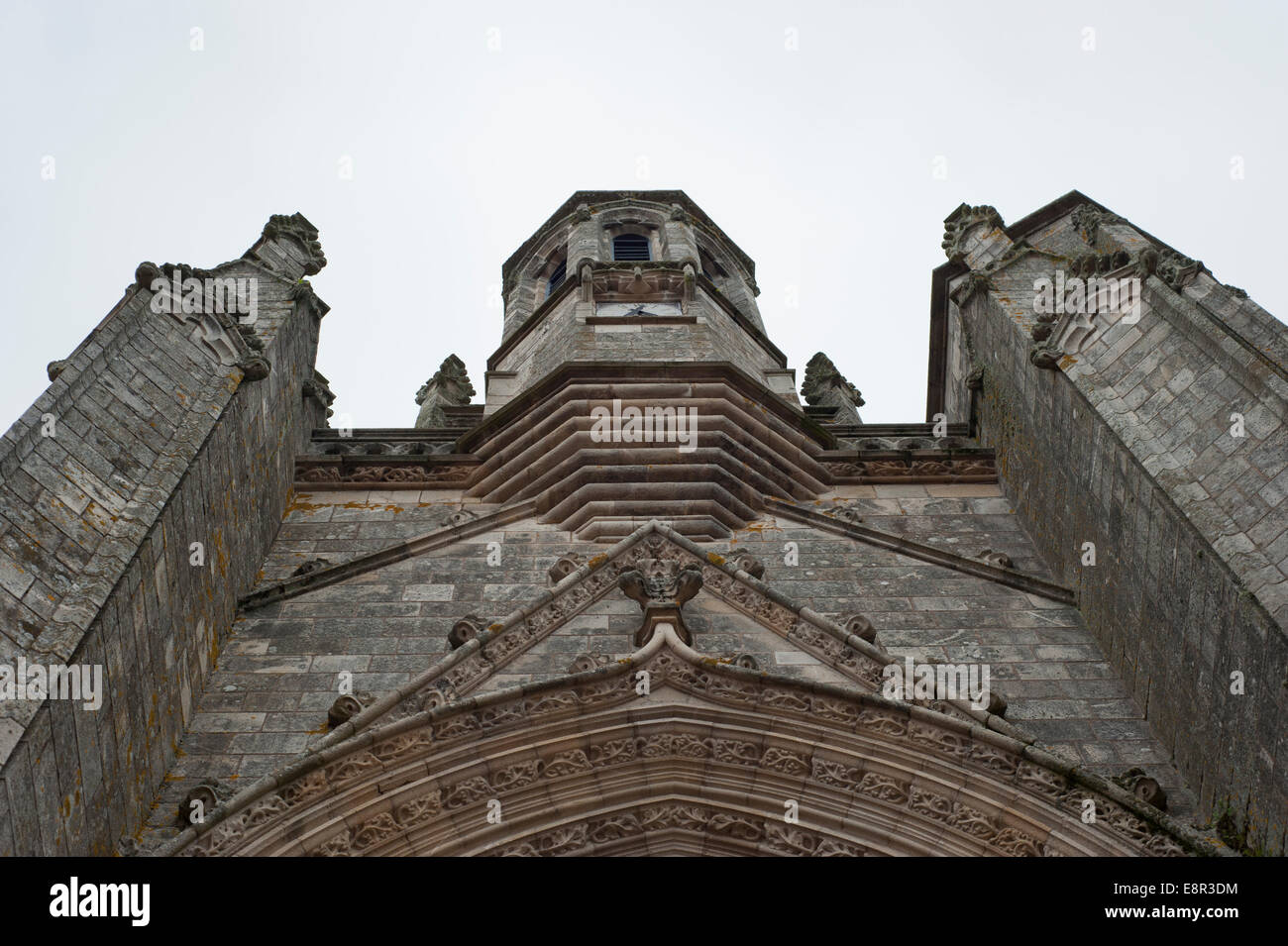 Churches of france hi-res stock photography and images - Alamy