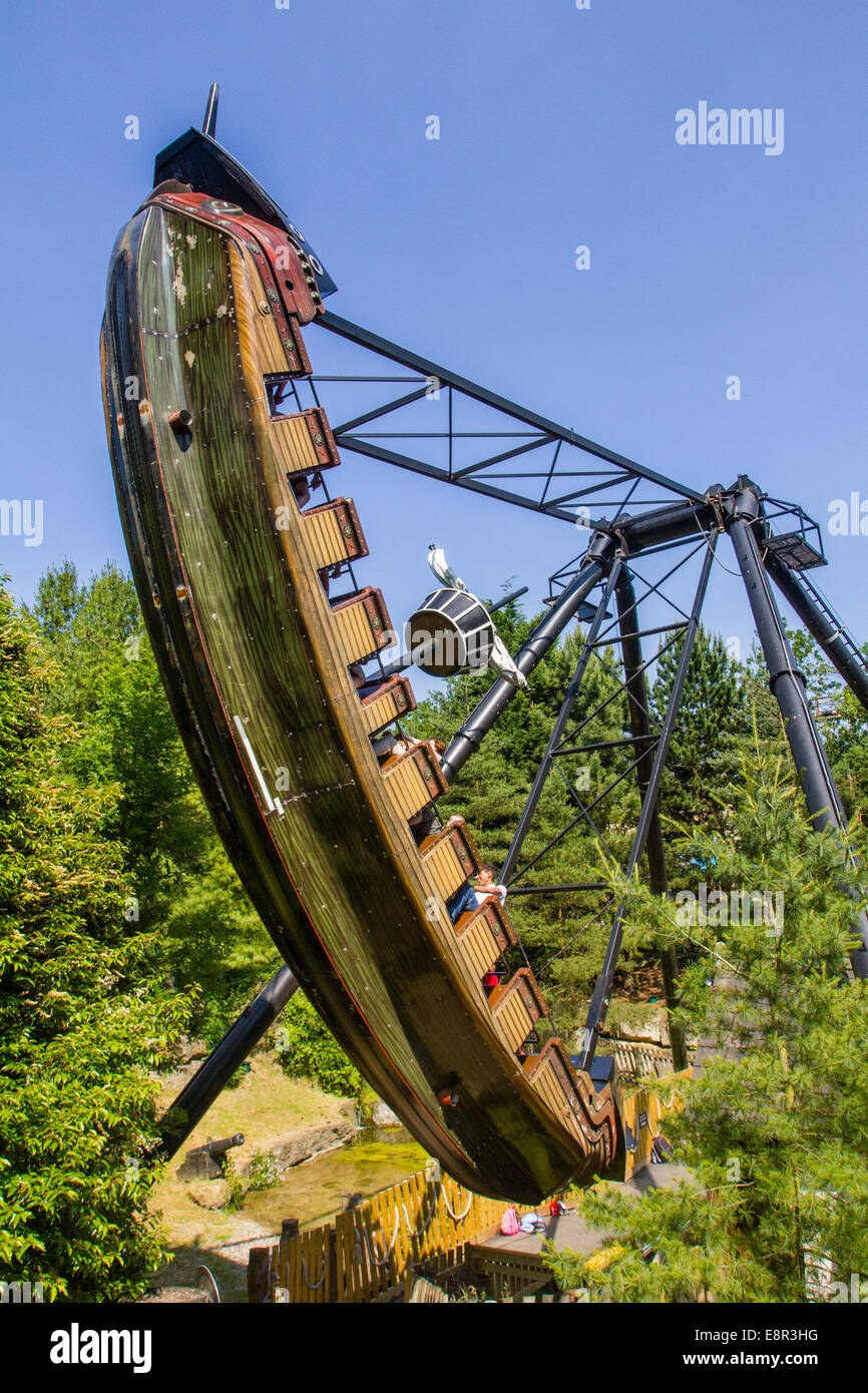 Black Buccaneer boat ride, Chessington World of Adventures, Chessington ...
