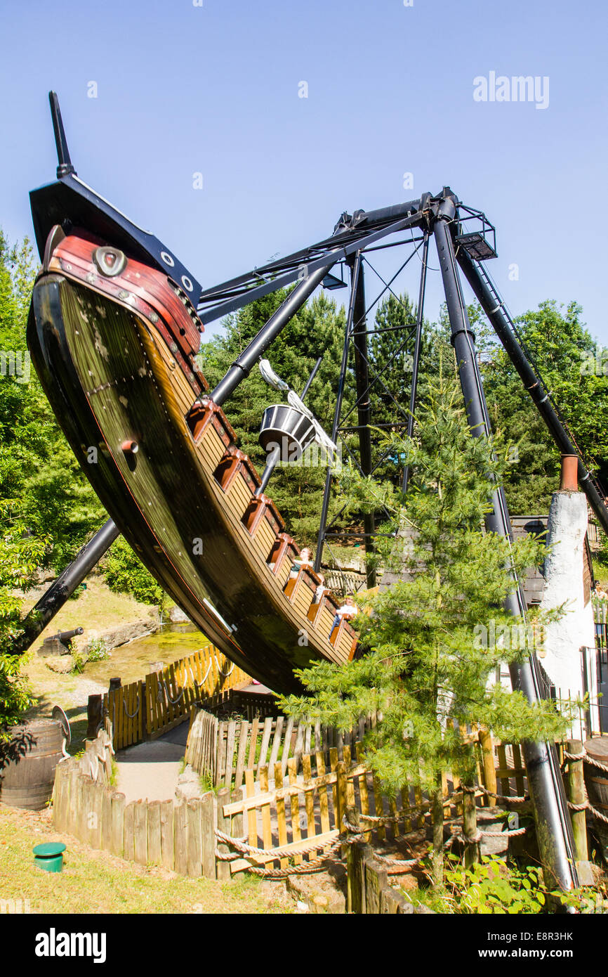 Black Buccaneer boat ride, Chessington World of Adventures, Chessington ...