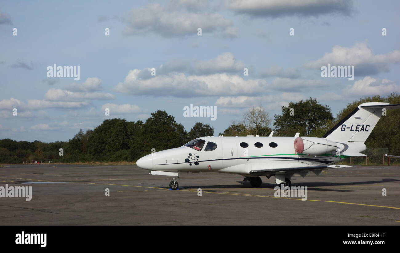 Blue jet private hi-res stock photography and images - Alamy