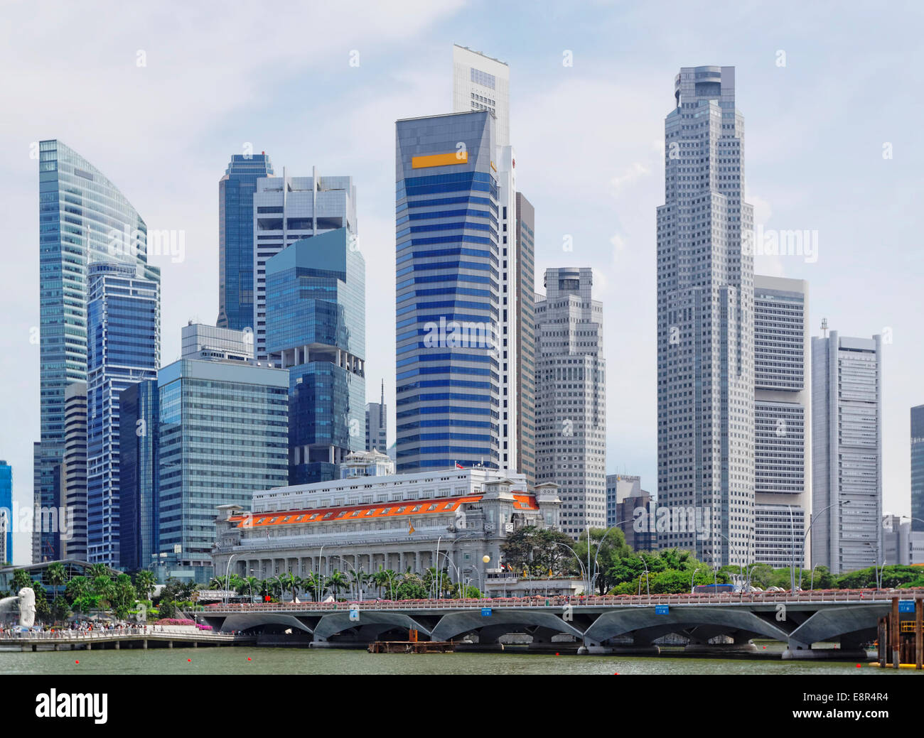 Evening singapore city downtown riverside hi-res stock photography and ...