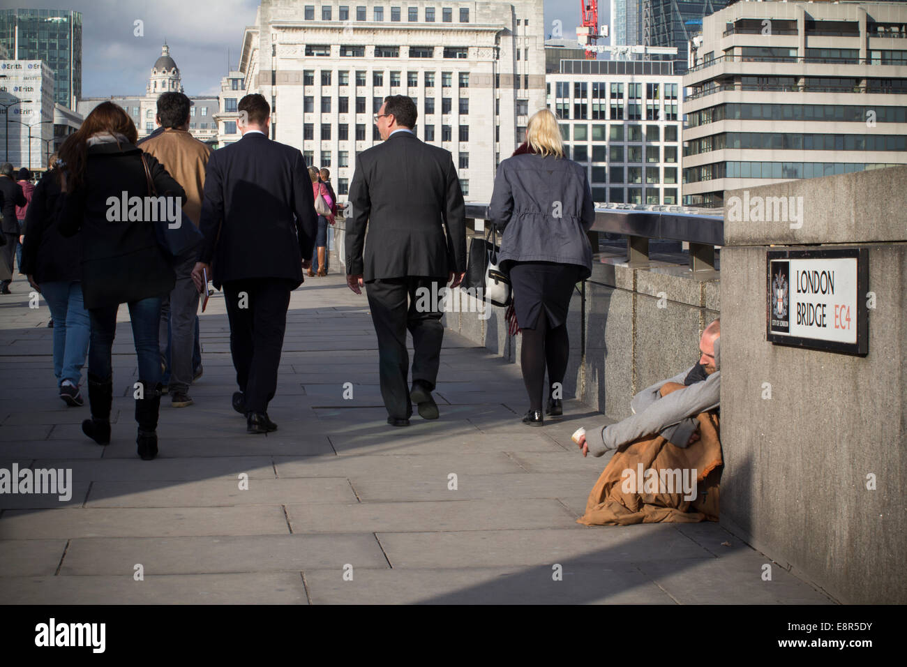 Homeless begging on london bridge hi-res stock photography and images ...