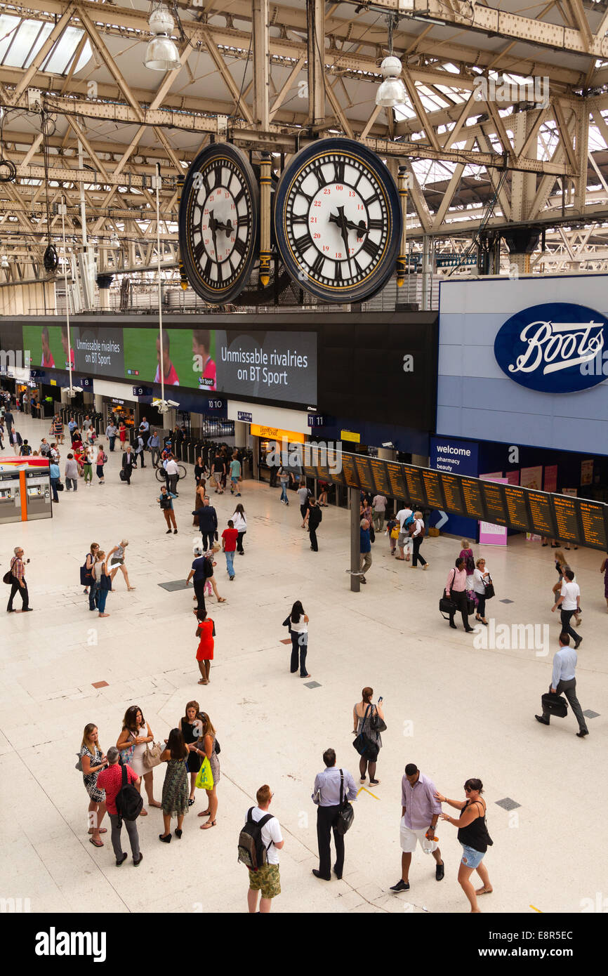 Inside waterloo station hi-res stock photography and images - Alamy