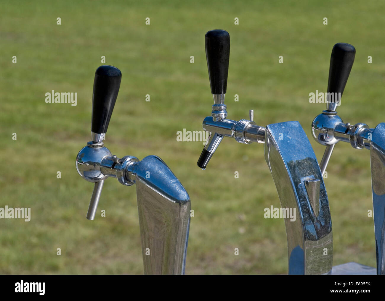 Draft taps hi-res stock photography and images - Alamy