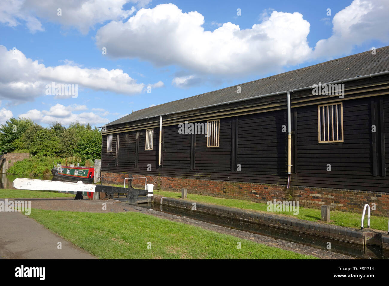 Dadford's Wharf, Stourbridge Canal, Wordsley, West Midlands, England ...