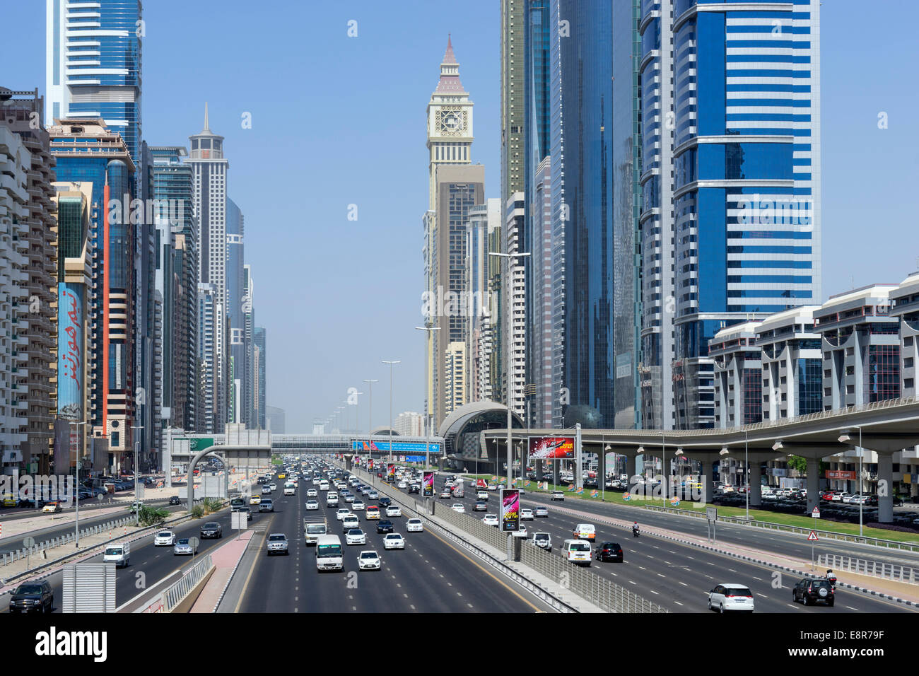 Sheikh zayed road dubai hi-res stock photography and images - Alamy