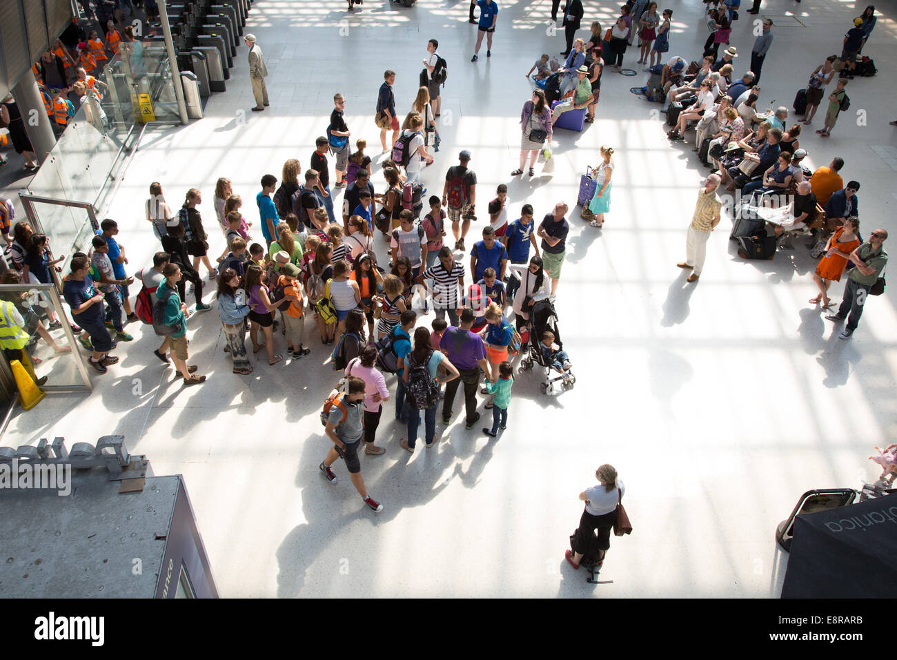 Young foreign students gather at Brighton Station concourse Stock Photo ...