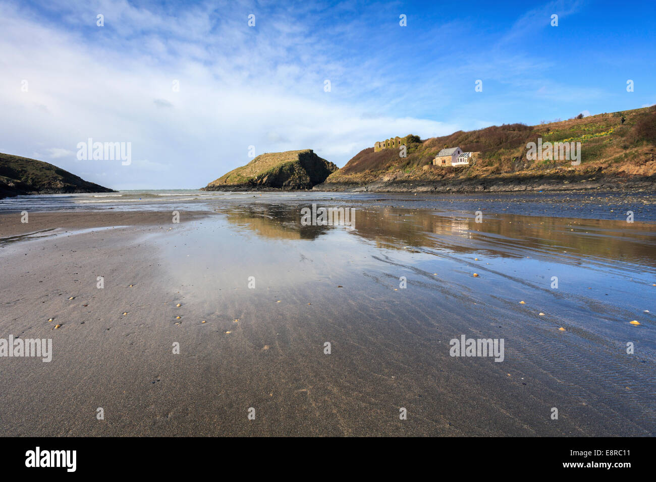 Abercastle pembrokeshire beach hi-res stock photography and images - Alamy