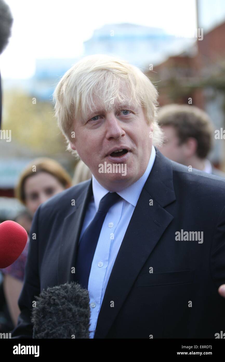 Boris Johnson leaving his promotion of traceable fluids in Harrow to ...