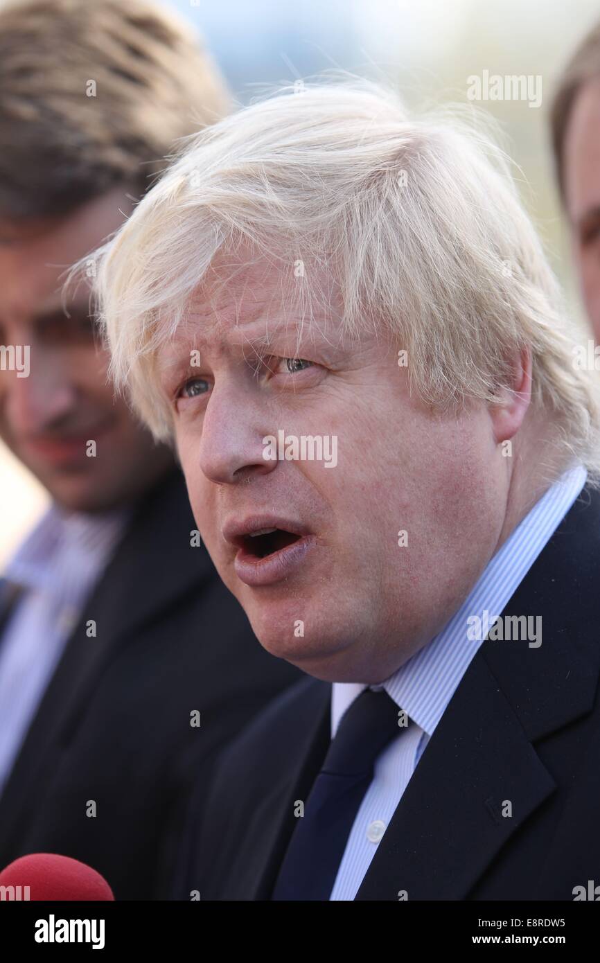 Boris johnson leaving promotion traceable hi-res stock photography and ...