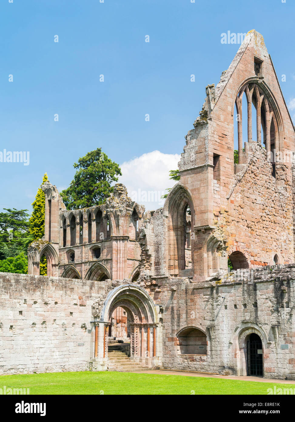 River tweed dryburgh abbey hi-res stock photography and images - Alamy