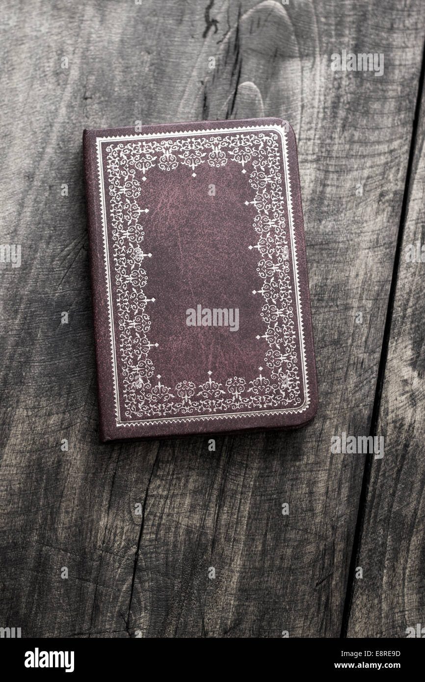 Notebook and crumpled paper hi-res stock photography and images - Alamy