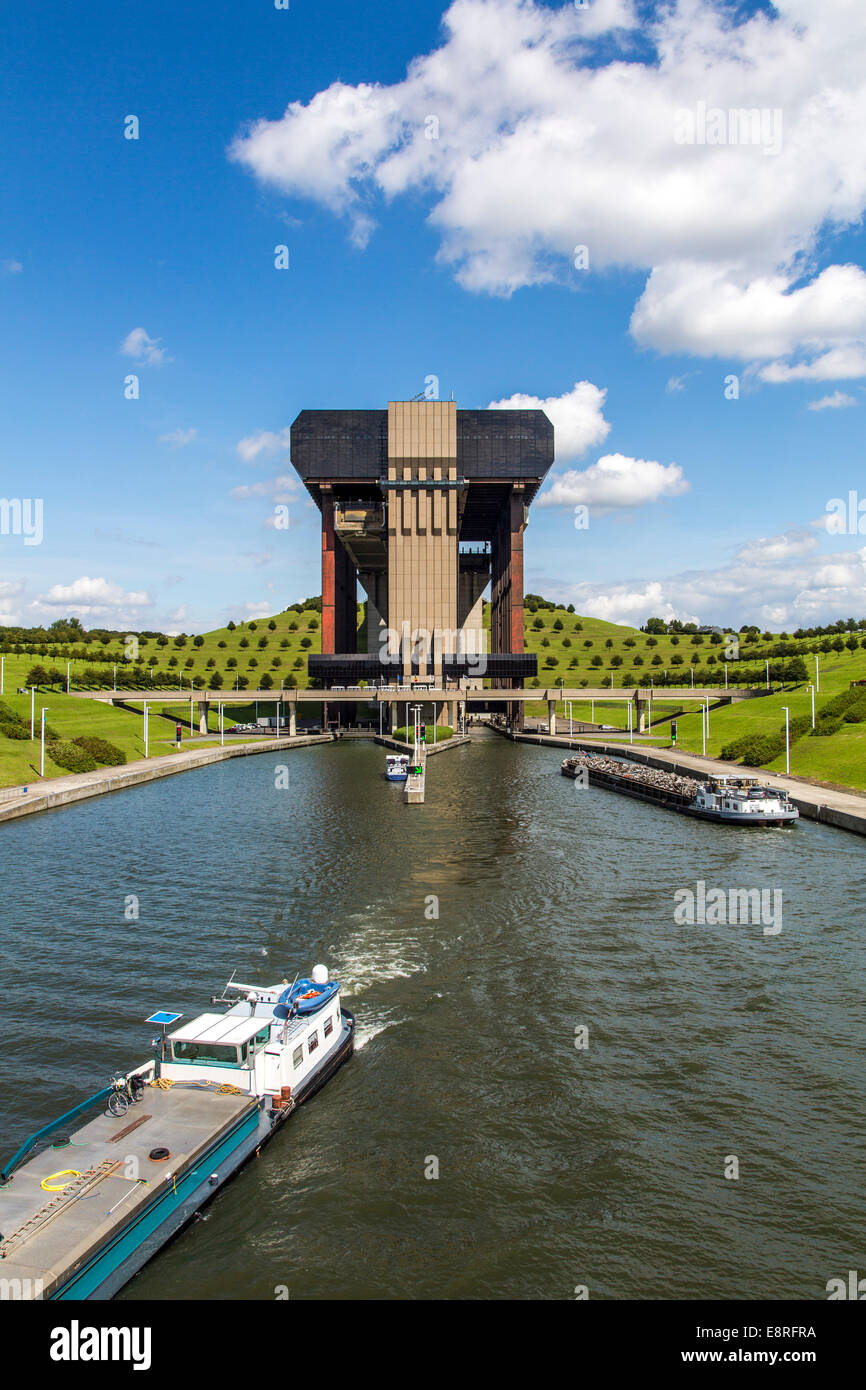 The ship lift of Strepy-Thieu, on the Canal du Centre, a UNESCO World ...