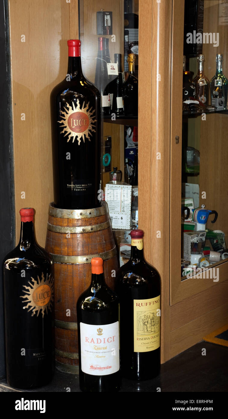 Giant wine barrel hi-res stock photography and images - Alamy