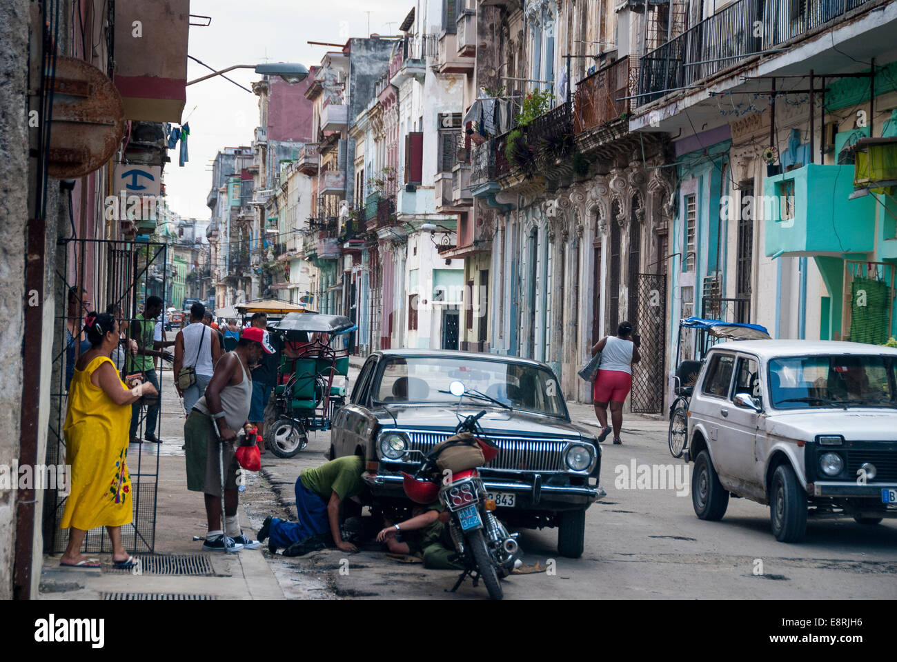 Cuban poor neighbourhood hi-res stock photography and images - Alamy