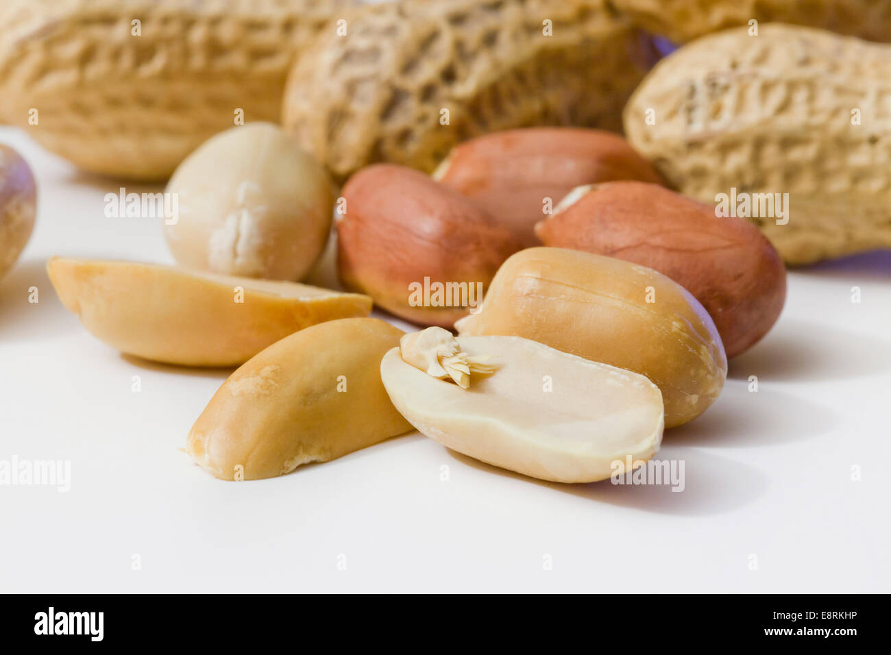Shelled roasted peanuts Stock Photo - Alamy