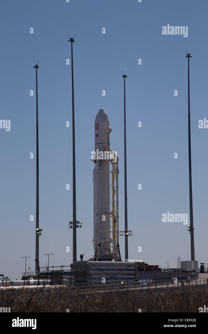 Orbital Sciences Corp. rolls out the fully-integrated Antares rocket to ...