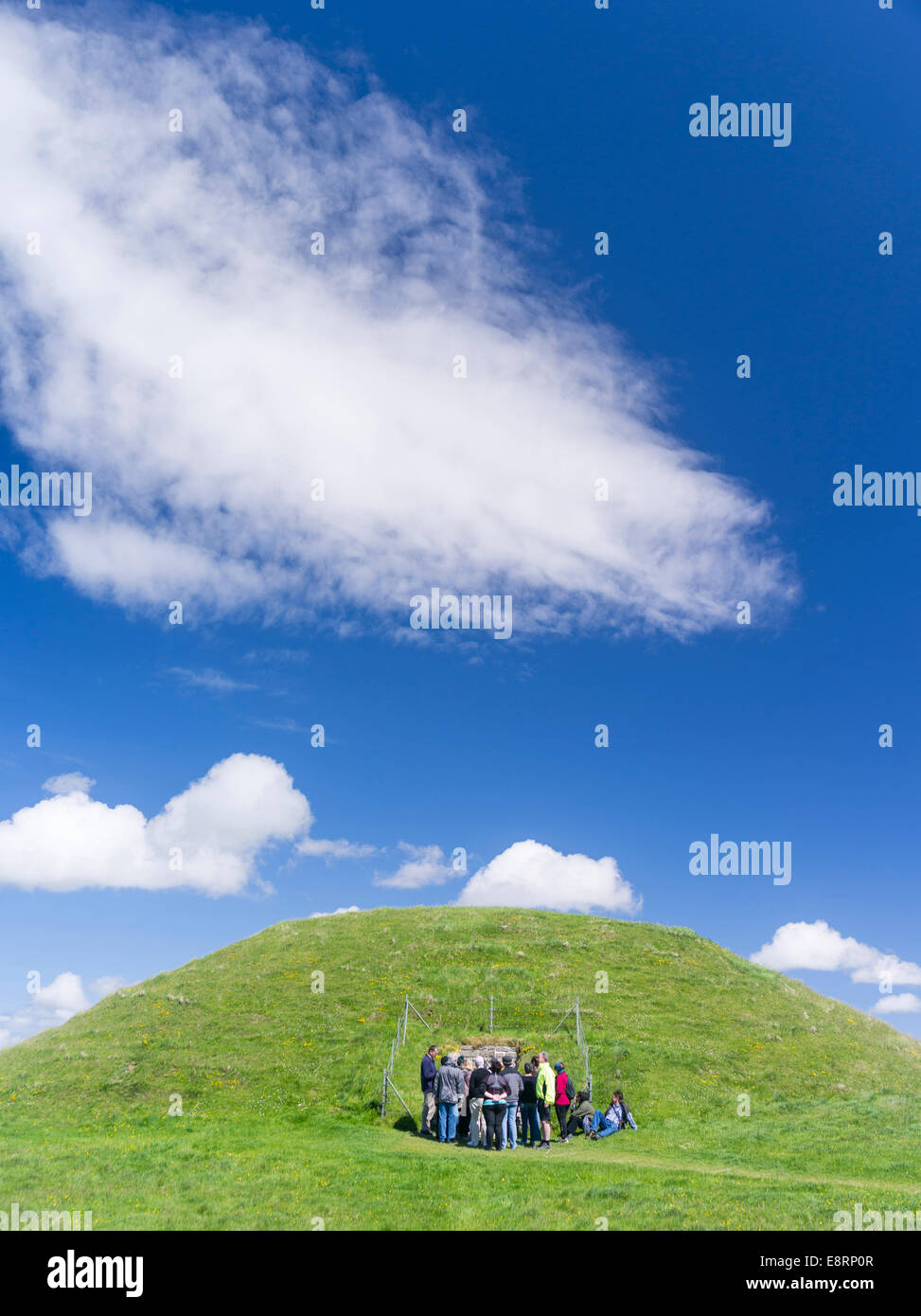 Maes howe tomb hi-res stock photography and images - Alamy