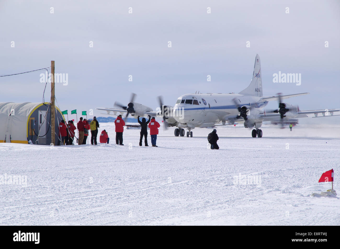 Sea ice runway antarctica hi-res stock photography and images - Alamy