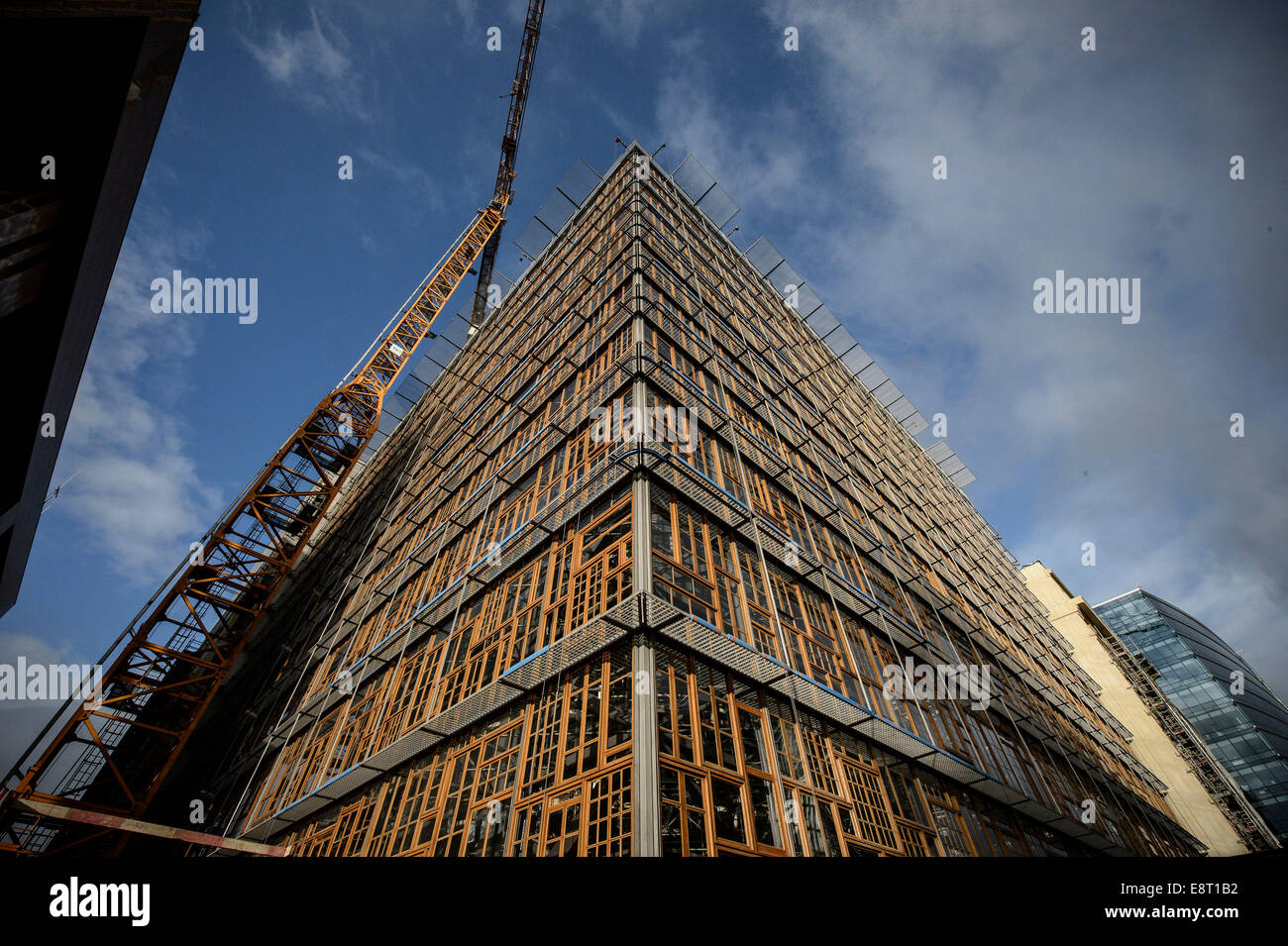 Justus lipsius building brussels 2014 hi-res stock photography and ...