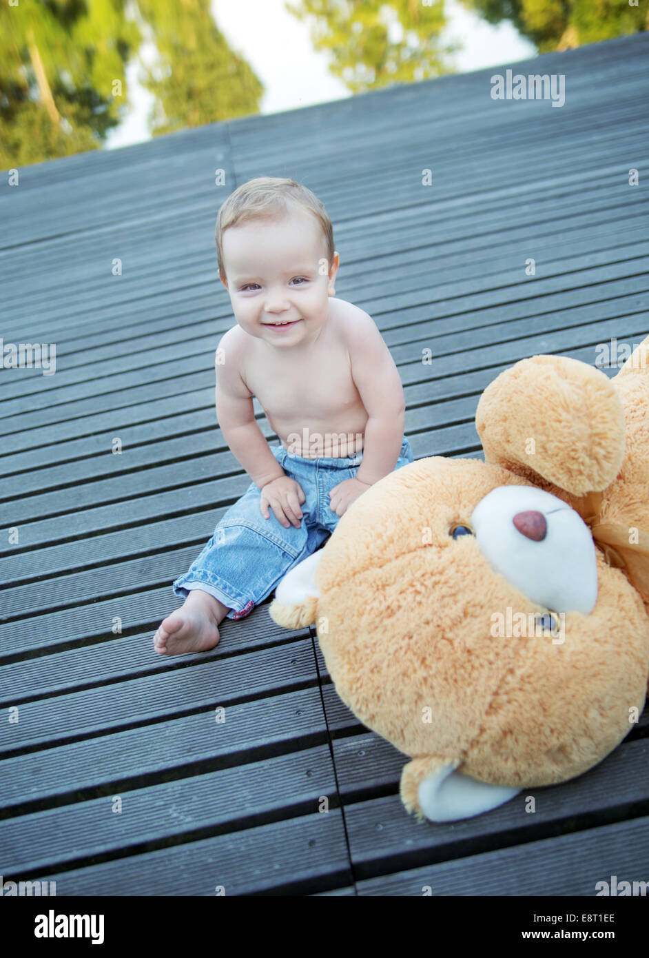 Summer teddy bear hi-res stock photography and images - Alamy
