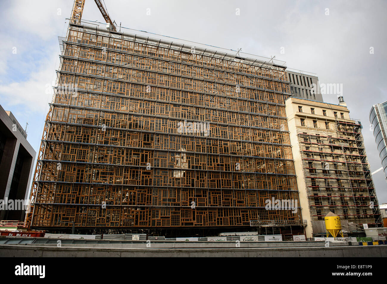 Justus lipsius building brussels 2014 hi-res stock photography and ...