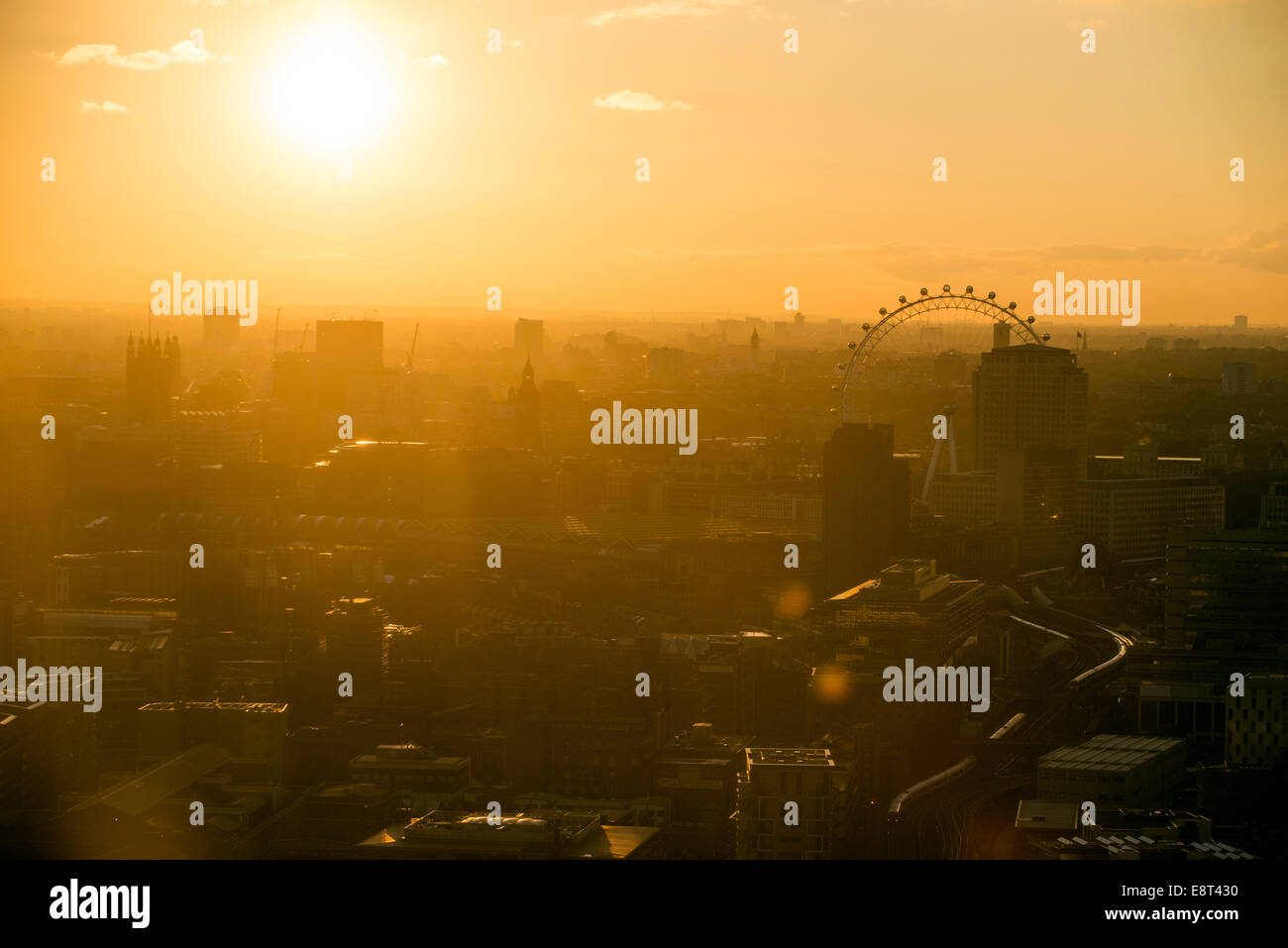 London eye sun flare hi-res stock photography and images - Alamy