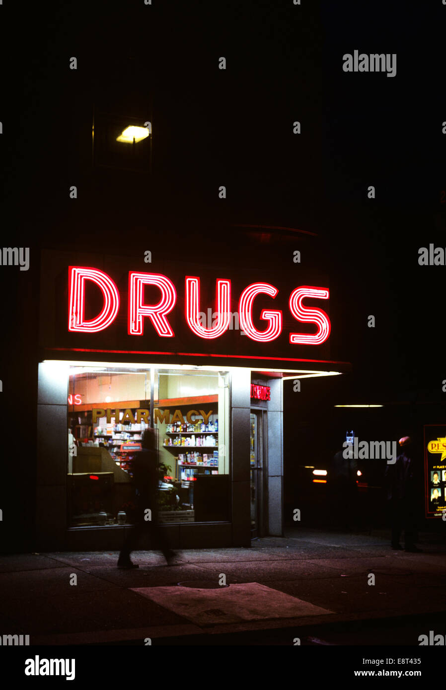 1980s DRUG STORE AT NIGHT PINK NEON SIGN DRUGS Stock Photo - Alamy