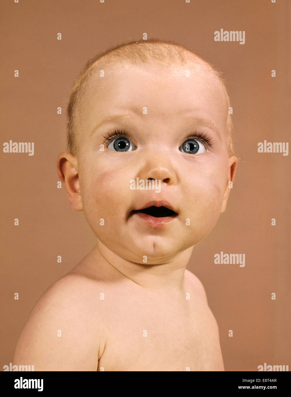 1960s BABY PORTRAIT WIDE EYED WONDER FACIAL EXPRESSION LOOKING AT ...