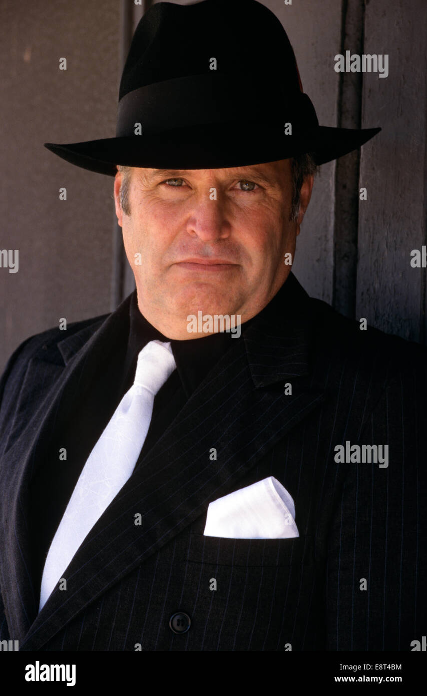Old fashioned style fedora hi-res stock photography and images - Alamy