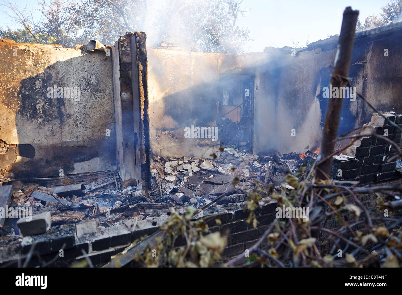 Fights between Ukrainian army and Pro-Russian Rebels near airport in ...