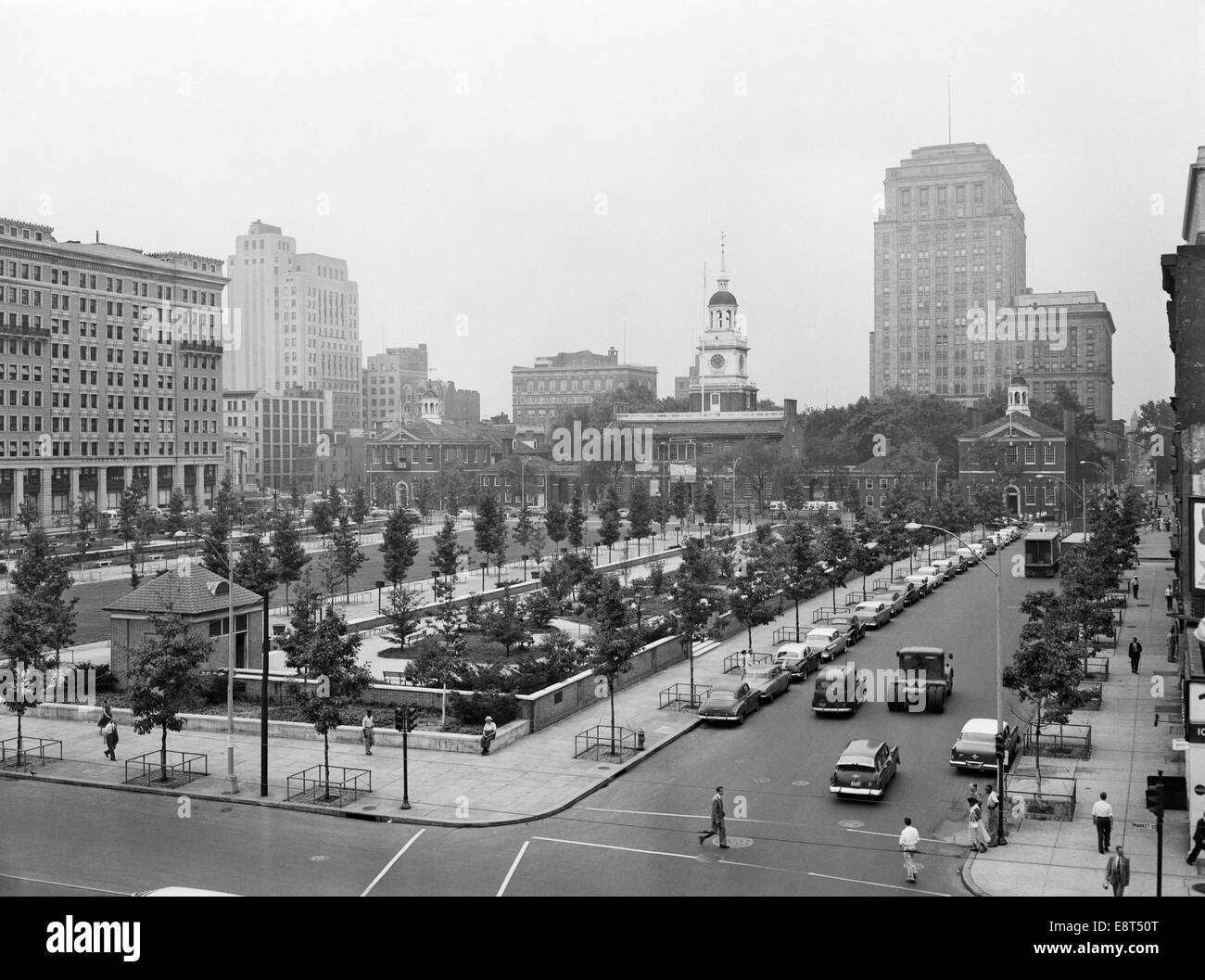 1950s PHILADELPHIA PA USA LOOKING SOUTHEAST AT HISTORIC INDEPENDENCE ...