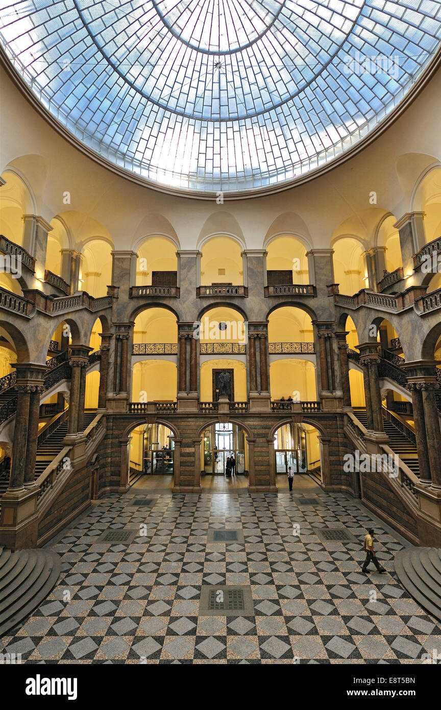 Court And Glass Dome High Resolution Stock Photography and Images - Alamy