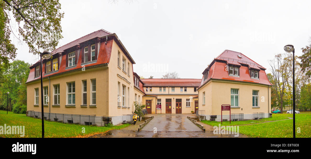 HANDOUT - View of the clinic for Infectiology at the St. Georg hospital ...