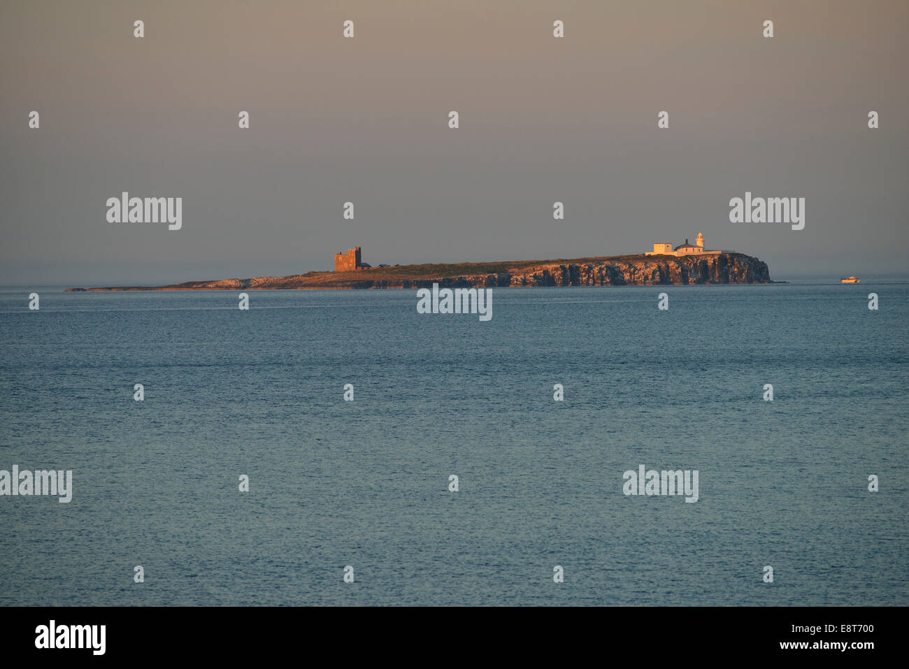 Inner Farne Lighthouse, Inner Farne, Farne Islands, Bamburgh ...