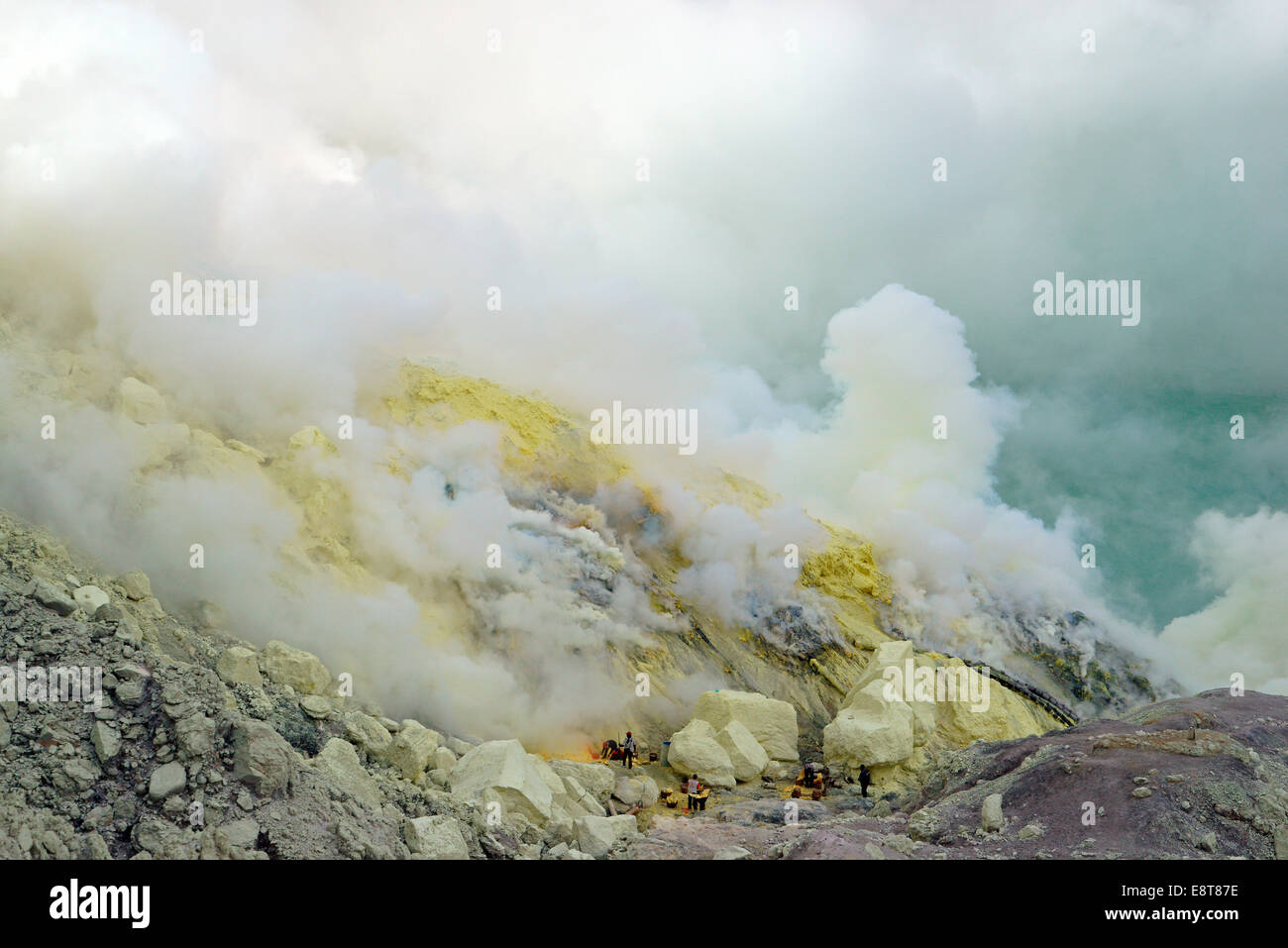 Workers mining sulphur at the Ijen volcano, Kawah ljen, East Java, Java ...