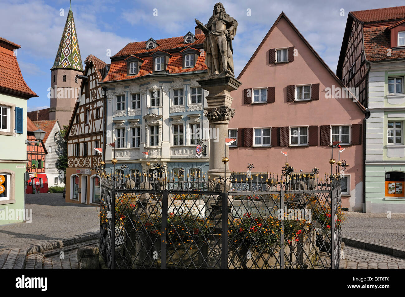Statue brunnen hi-res stock photography and images - Alamy