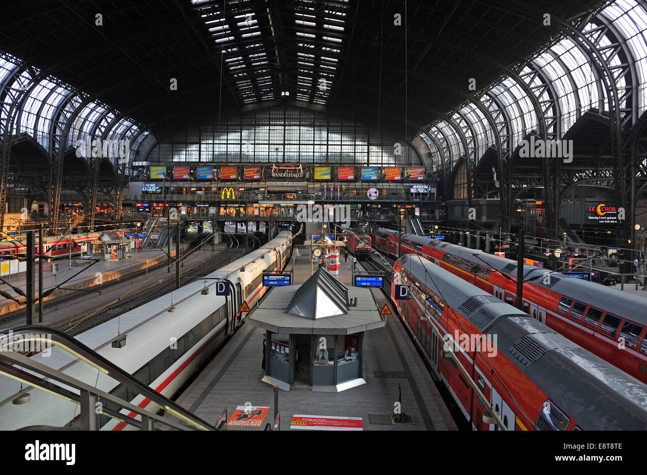 Hamburg hauptbahnhof hi-res stock photography and images - Alamy