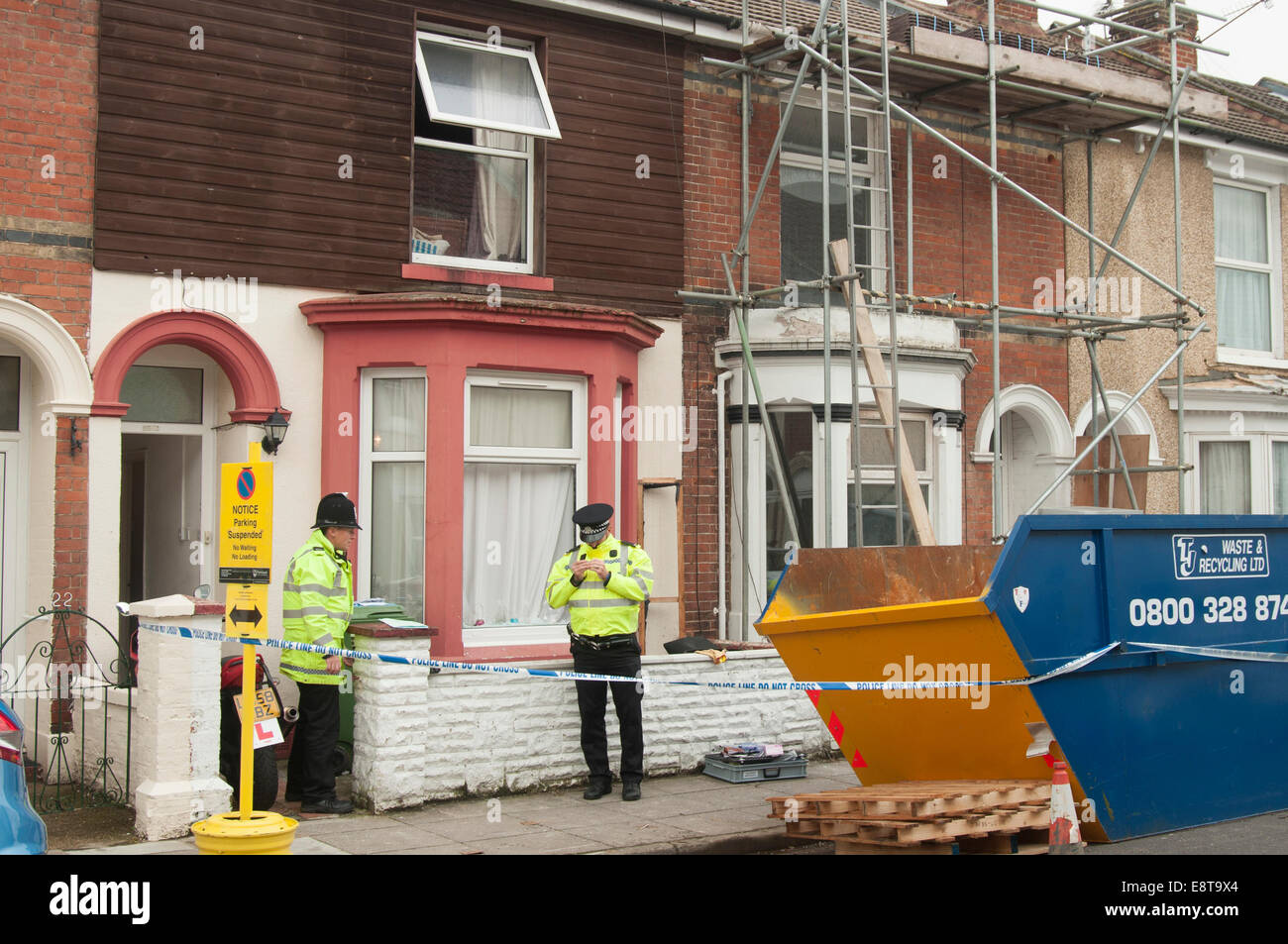 Police stand outside house in hi-res stock photography and images - Alamy