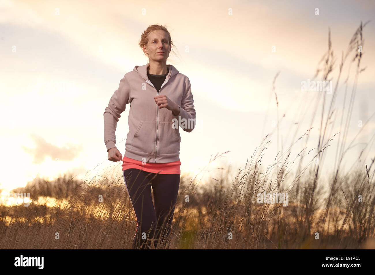 Fitness woman 40 hi-res stock photography and images - Alamy
