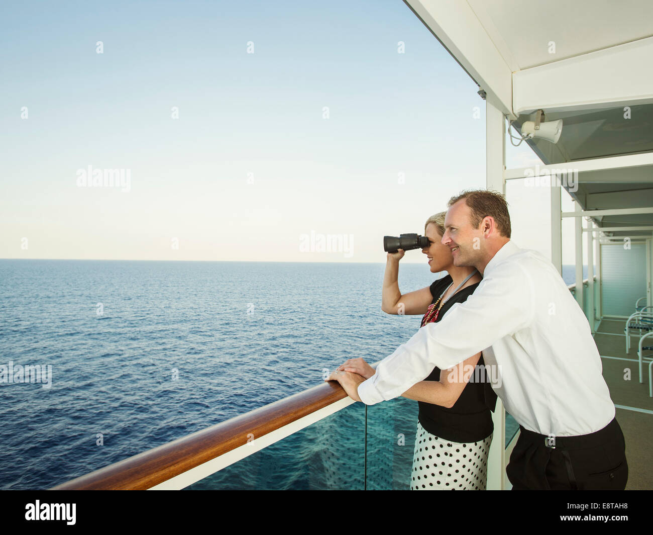 Cruise ship couple hi-res stock photography and images - Alamy