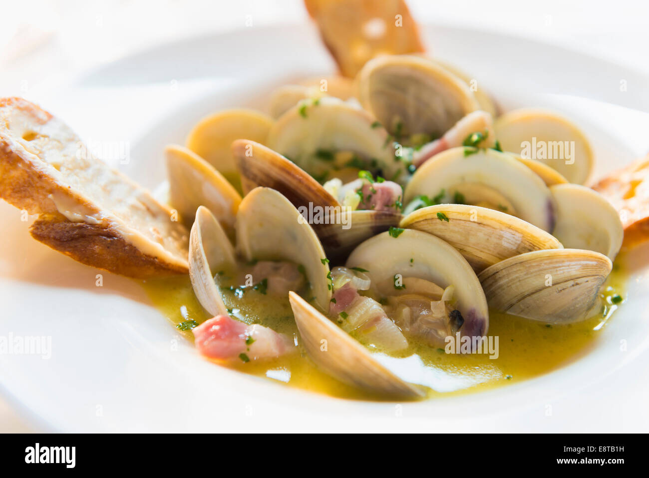 Clam broth hi-res stock photography and images - Alamy