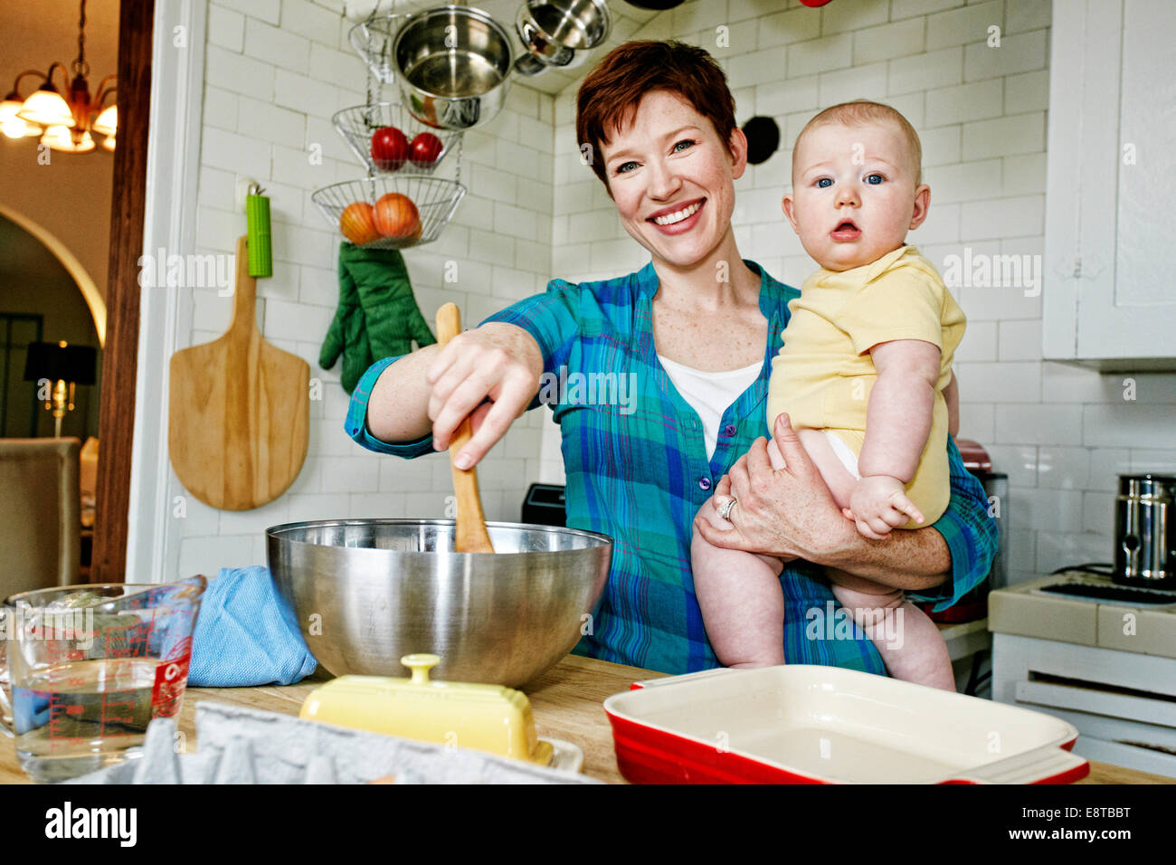Measuring cup child hi-res stock photography and images - Alamy