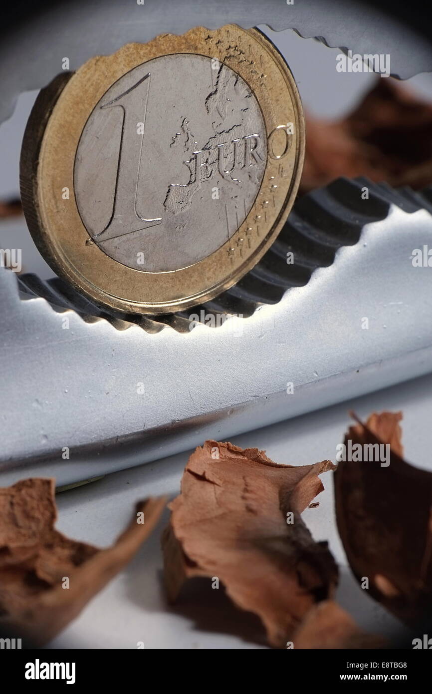Euro coin breaking hi-res stock photography and images - Alamy