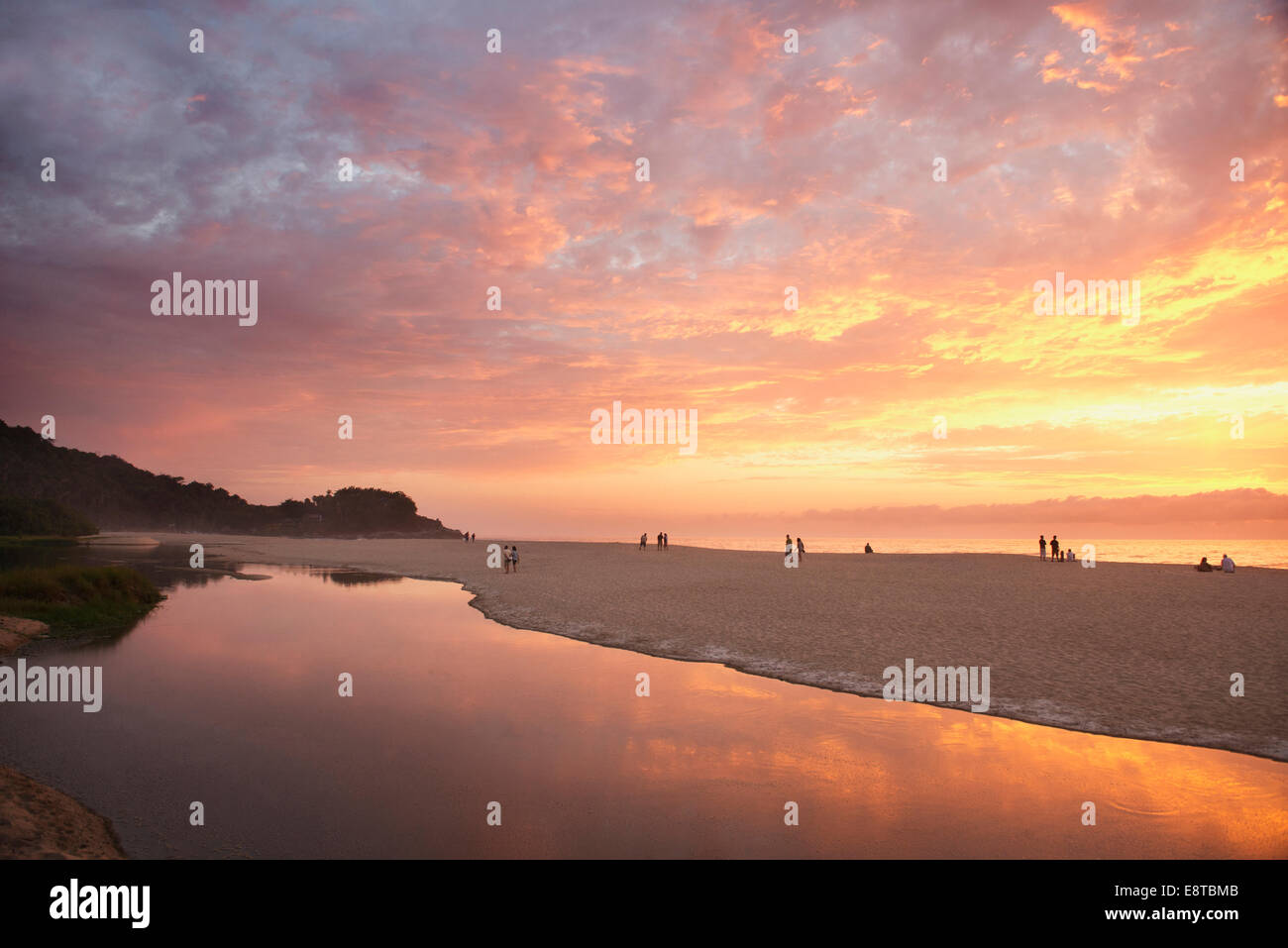 Still pool water hi-res stock photography and images - Alamy