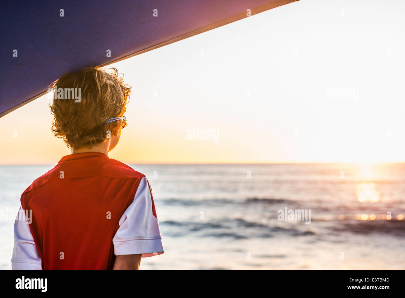 Boy admiring ocean hi-res stock photography and images - Alamy