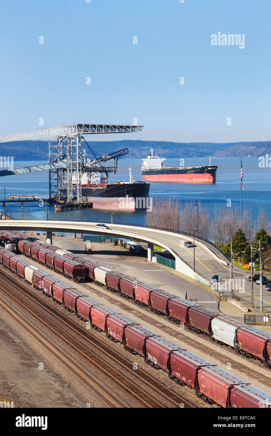 Container shipping rail yard hi-res stock photography and images - Alamy