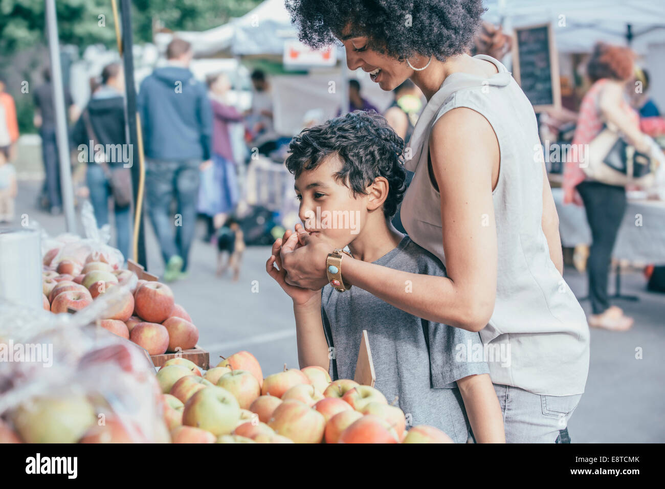 The boys farmers market hi-res stock photography and images - Alamy